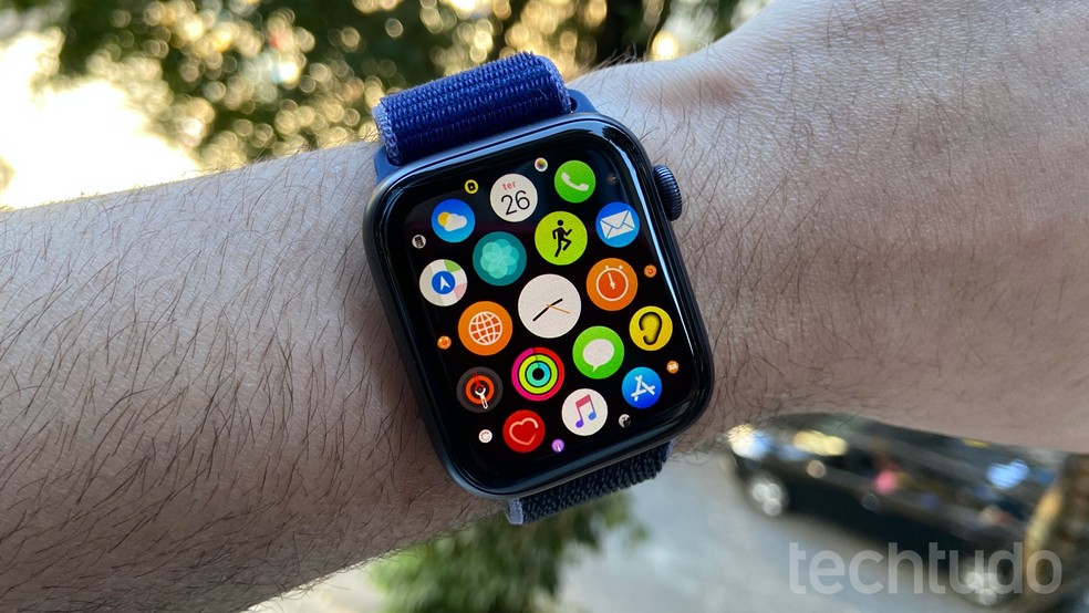 Facebook prepara smartwatch com Messenger para peitar Apple e Samsung ...